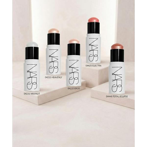 商品詳細ブランド名NARS（NARS）商品名ライトリフレクティング ルミナイジングスティック内容量7g／ハイライト商品説明光を受け、魅力が輝く。みずみずしいグロウな質感で輝く肌を演出するスティックハイライター。マルチユースで、頬・目もと・口...