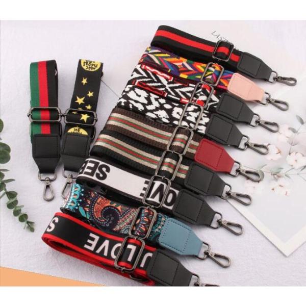 手持ちのカバンに付け替えるだけでイメージチェンジ・お洒落度UP♪サイズについて短：約75cm　長：約145cm　幅：約3.8cm※デザインにより数cmの誤差がある場合もございますので、予めご了承頂けますようお願い致します。