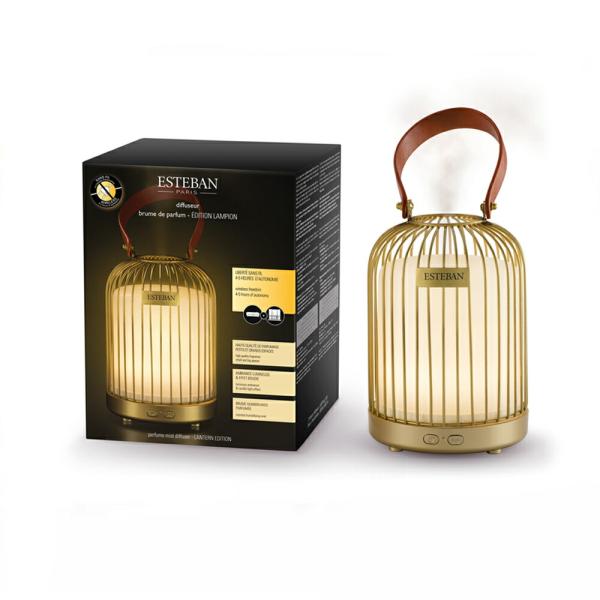 品名パフュームミストディフューザー ランピオン総重量（Gross Weight)約970g内容量（Net Weight)ディフューザー本体、ACアダプター、掃除用ブラシサイズ横幅180mm / 高さ230mm / 奥行180mm製造元日本香...