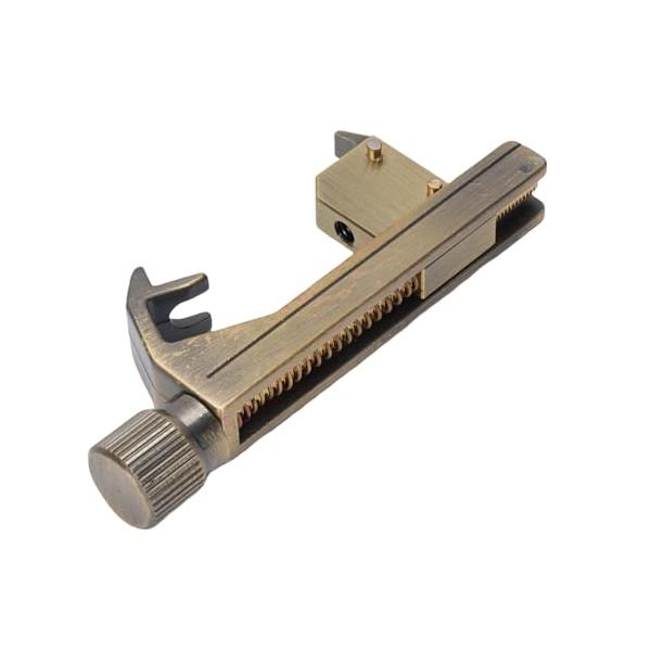 パッケージ個数:1・頑丈なデザイン：ステンレス鋼で作られたギターチューナーは、並外れた耐久性と安定したパフォーマンスを約束し、すべてのチューニングニーズの時間のテストに耐えることをします。・ポータブルと軽量: 重量がわずか数オンスのこのアジ...