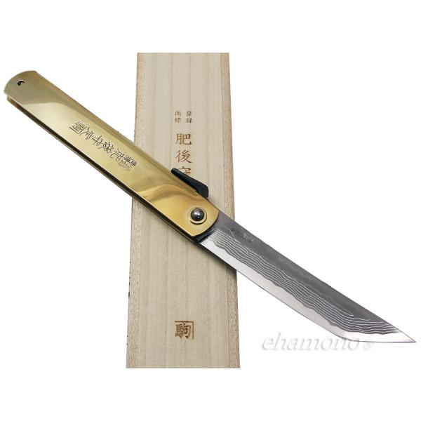 5寸ジャンボ多層鋼プレミアバージョン！特別製の肥後守（ひごのかみ）稀少な剣型です。刃長120mm特大サイズより２回り大きなジャンボサイズの刀身には、美しい多層鋼の刃紋が出ています。さらに、美しい剣型に研がれた特別仕様の肥後守です。桐箱入りで...