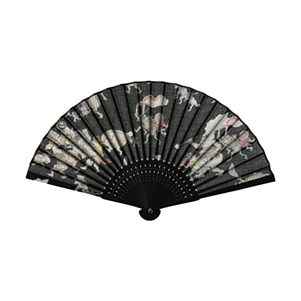 製造：中国サイズ：約22.5cm扇子面：綿、扇骨：竹湯本豪一氏が蒐集した日本最大の妖怪コレクションをモチーフにした扇子。古くから伝わる、ろくろ首・猫又・河童・烏天狗などさまざまな妖怪の姿は、大変興味深く、現代の人々にとっても親しみやすい存在...