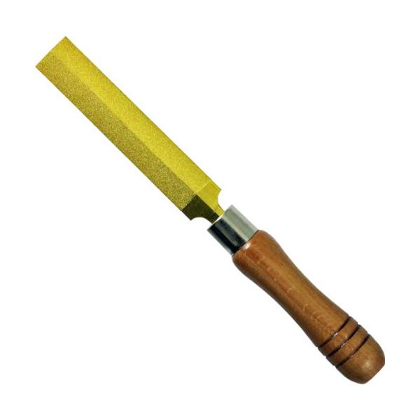 何でも砥げる便利なダイヤモンドシャープナー全面にダイヤモンド粒子をチタンコーティングしたダイヤモンドやすり。ヤスリ部は20×95mmと広く成形(片面)しているので平面研磨がラクラク小型木柄グリップ使用なので手のひらサイズで正確な研磨作業が可...