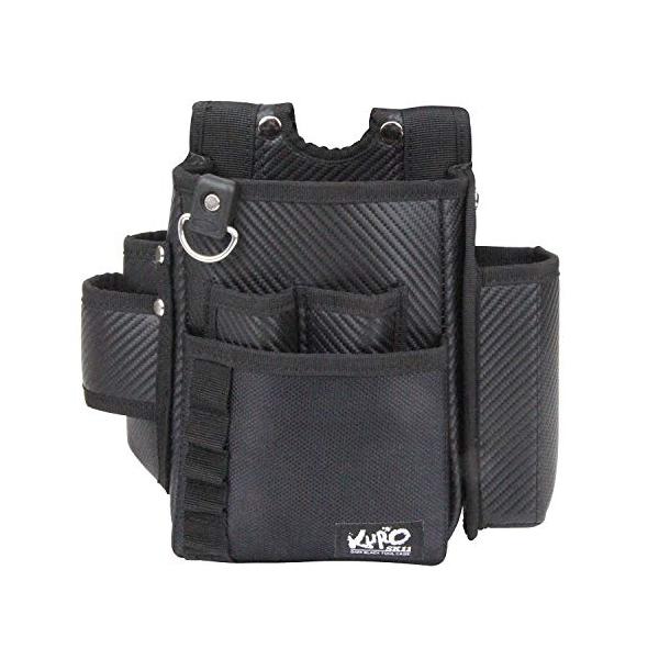 用途:こだわりの質感のカーボンレザー調「黒」シリーズの腰袋2段特徴1:回転式安全コード取り付け金具付き特徴2:Y型ハーネス対応のベルトスリット入り特徴3:ミニレベルなどが収納できるミニポケットサイズ:約幅260×高さ240×奥行120mm