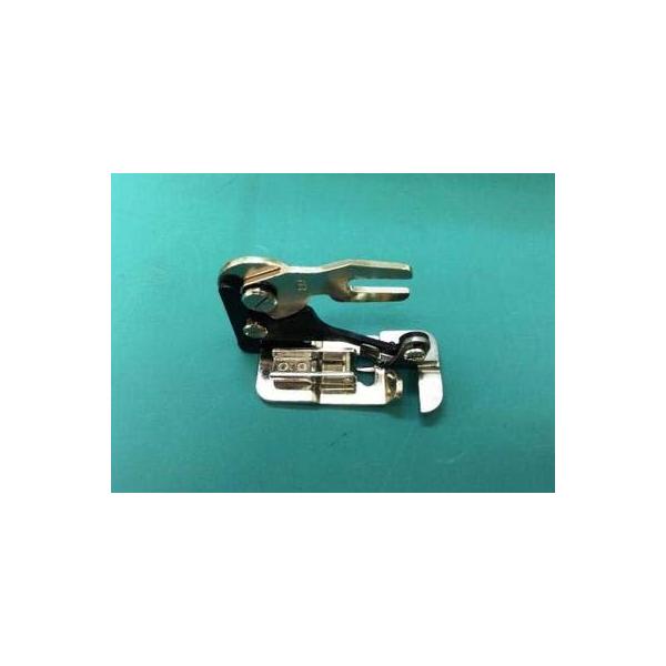 【商品概要】押えホルダーに装着するワンタッチ方式！！取り付けは、ミシンの押え部分だけを外し本体アームレバーを針止めネジにはさみながら押えれレバーを下ろすだけ取り付きます。【商品説明】【商品詳細】商品種別：ミシン用付属品・アクセサリ商品名：J...