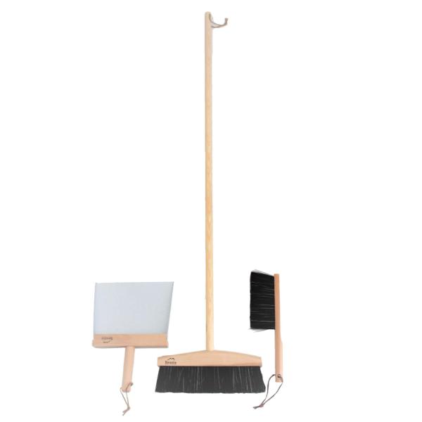 【商品概要】[サイズ]: [ブルーム]: 高さ/約128cm, 幅/約27cm, 奥行/約3.8cm, [ハンドブラシ]: 高さ/約29cm, 幅/約2.5cm, 奥行/約8cm, [ダストパン]: 高さ/約30cm, 幅/約22cm, 奥...