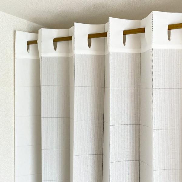 【商品概要】【サイズ】(約)幅100×丈200cm【生地】素材：ポリエステル 100％　程よい透け感のある、レース生地です。　生産国：日本製(桐生市)【仕様】直径約3cmのポール（棒）をギリギリ通すことができますが、直径約2.2cmくらいま...