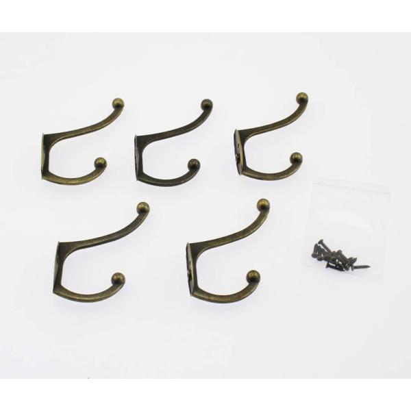 【商品概要】アンティーク調のおしゃれなカラーが素敵な壁かけ用フック5個セットです。合わせやすいカラーなので、家具、扉、小物などに取り付けるだけで雰囲気を変えられます。全体サイズ：長さ9.5cm/留め部幅：2.2mm色：アンティークブロンズ材...