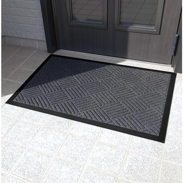【商品概要】【製品仕様】カラー:グレー、サイズ:約60ｘ90cm、重量:約1.4kg、素材:ポリプロピレン(裏地:合成ゴム)【機能性】表面の凸凹が屋内に持ち込みたくないホコリ汚れや水などをしっかり捕らえ、吸収する機能的なマットです。【滑り止...