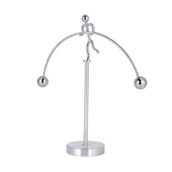 【商品概要】リビングや書斎などの飾りにも最適。オシャレなヤジロベーです。インテリアの一部として見てるだけで安らぎを与えてくれます。子供の興味を刺激し、考える力も養えるでしょう。支点と重心の関係も分かりやすく説明できます。店舗やカフェの飾り物...