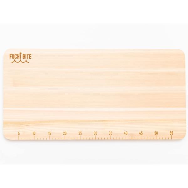 【商品概要】木材:ヒノキ一枚板　日本製 横60センチ×縦30センチ×厚さ3センチ 60センチまで測れるスケール付き【商品説明】ヒノキ大型まな板。 厚さ3cmで割れや反りにも強く長持ちしやすい。 ?まな板の素材として最もポピュラーなヒノキ。 ...