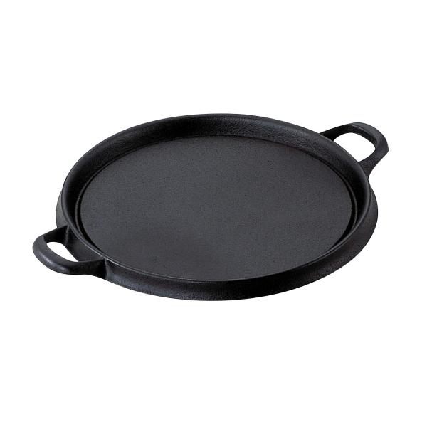 【商品概要】サイズ：縦29×横（取手含む）38×高さ（本体）2.2ｃｍ素材：鋳鉄フラットな鉄鋳物で小さな目のお好み焼が2枚焼ける丸型の鉄板。<br>電磁調理器対応です。【商品説明】【商品詳細】ブランド：池永鉄工(Ikenaga ...