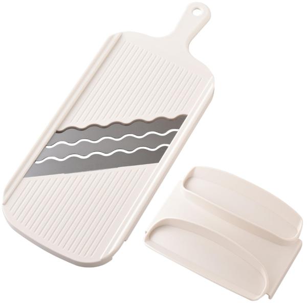 【商品概要】【ワイドタイプ登場！】大好評をいただいているアーネストのスライサー「トリプルウェーブ」から、ワイドタイプが登場！スライサー幅が12ｃｍあるので、キャベツ半玉もそのままスライスできます。【3倍の速さでスライスできる】3枚刃を採用し...