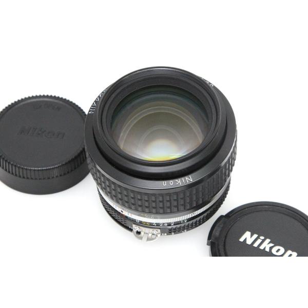 ■商品名ニコン Ai Nikkor 50mm f1.2S■状態美品[外観]わずかなスレや小傷はありますが、中古品としてきれいな状態です。[光学]わずかな微細チリのみでくもりやカビなど無くきれいな状態です。[動作]基本動作に異常は無く動作良好...
