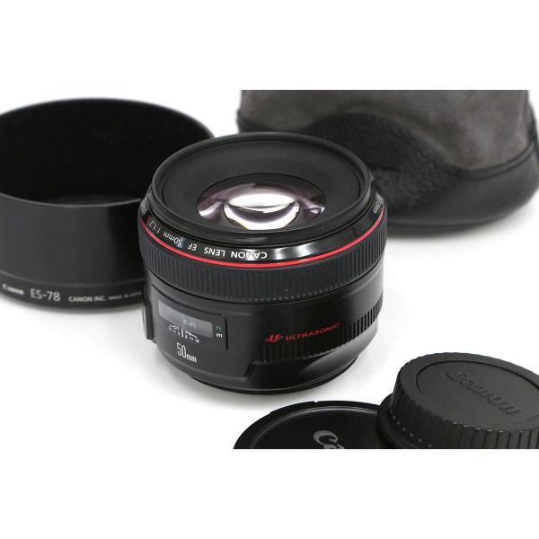 ■商品名キヤノン EF50mm F1.2L USM■状態並品キズや使用感がありますが、機能面に問題は無い実用的な中古品です。レンズ内は多少のチリの混入はありますが、カビやくもりなど無くクリアな状態です。■付属品フロントキャップリアキャップフ...