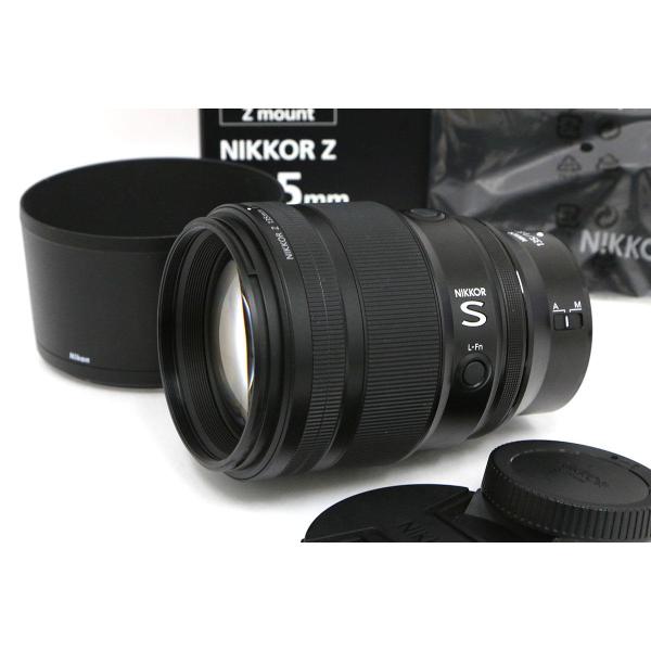 ■商品名ニコン NIKKOR Z 135mm f/1.8 S Plena■状態美品動作良好で、多少のスレ等使用感はありますが状態の良い中古品です。レンズ内は微細なチリの混入のみでカビやくもりなど無くクリアな状態です。鏡胴部角に擦れあり。■付...