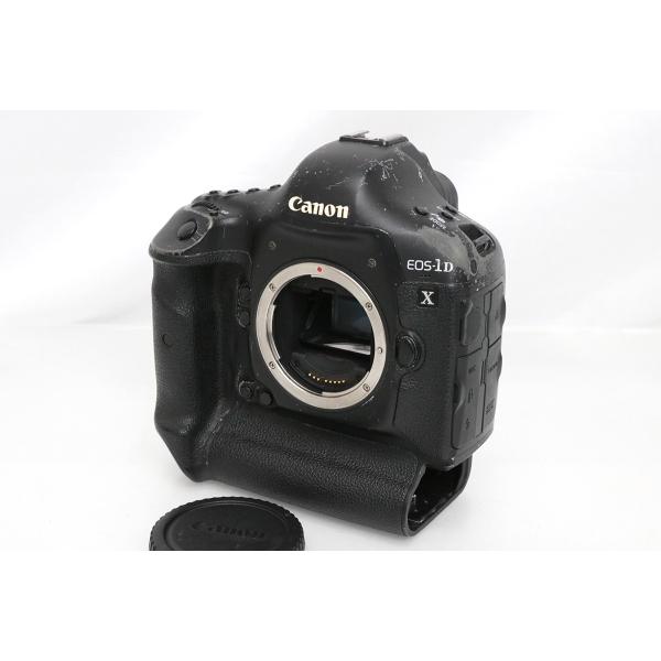 ■商品名キヤノン EOS-1D X ボディ■状態お買い得品使用感が高く、メーカー修理対応終了品の為[外観]全体的に使用に伴うスレや傷があります。[光学]イメージセンサーに異常は無くきれいな状態です。ファインダー内にゴミの侵入があります[動作...