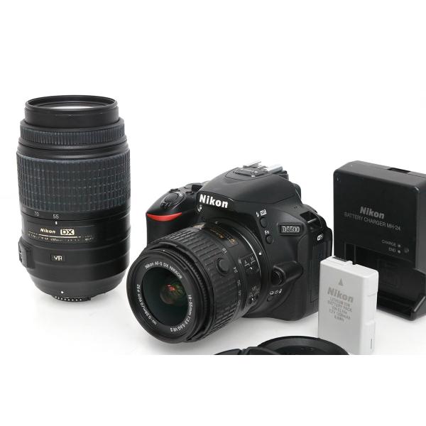 ■商品名ニコン D5500 ダブルズームキット■状態お買い得品使用感高い55-300mm：ゴム白化・VR不具合が発生しております。[外観]全体的に使用に伴うスレや傷があります。[光学]問題なく使用できる状態です。（55-300mmはVR O...