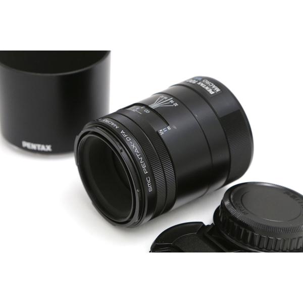 ■商品名ペンタックス smc PENTAX-D FA MACRO 100mm F2.8 WR■状態並品[外観]全体的に使用に伴うスレや傷が目立ちます。[光学]チリの混入はありますがくもりやカビなどは無く実用的な状態です。[動作]基本動作に異...