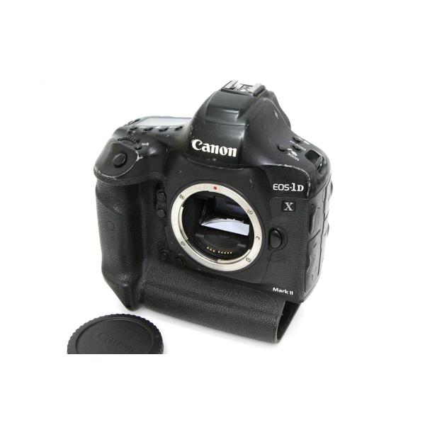 ■商品名キヤノン EOS-1D X Mark II ボディ■状態お買い得品使用感が高く、外観キズ・スレが多いです。[外観]全体的に使用に伴うスレや傷があります。液晶画面にひび割れがあります。[光学]ファインダーにチリの混入があります。イメー...