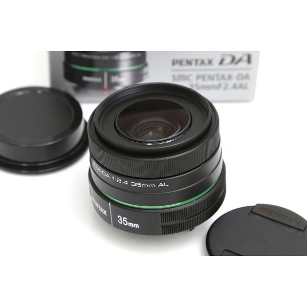 ■商品名ペンタックス smc PENTAX-DA 35mm F2.4 AL■状態並品[外観]全体的に使用に伴うスレや傷があります。[光学]薄いくもりが発生しております。[動作]基本動作に異常は無く動作良好です。スタッフコメント外観はきれいな...