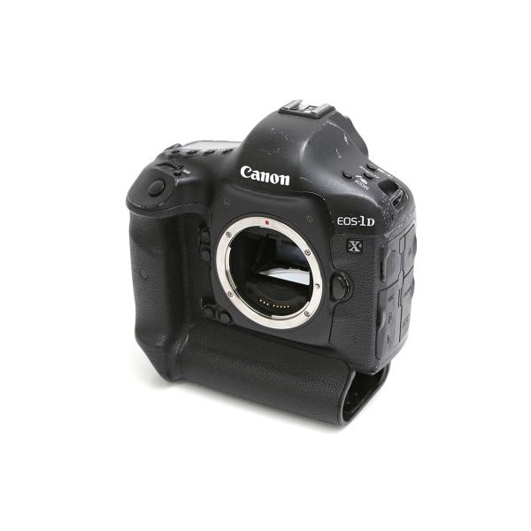 ■商品名キヤノン EOS-1D X ボディ■状態お買い得品使用感が高く、スレ・キズが多くなっております。ショット数も多くなっております。[外観]全体的に使用に伴うスレや傷があります。[光学]ファインダーやイメージセンサーに異常は無くきれいな...