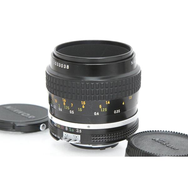 ■商品名ニコン Ai Nikkor 55mm F3.5 Micro■状態お買い得品レンズ内小カビが発生しております。[外観]全体的に使用に伴うスレや傷があります。[光学]レンズ内小カビが発生しております。[動作]基本動作に異常は無く動作良好...