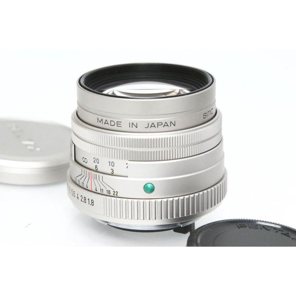 ■商品名ペンタックス FA77mmF1.8 Limited シルバー■状態良品[外観]概ねきれいな状態ですが、一部スレや傷があります。[光学]チリの混入及び、前群レンズ内に小カビがあります。[動作]基本動作に異常は無く動作良好です。スタッフ...