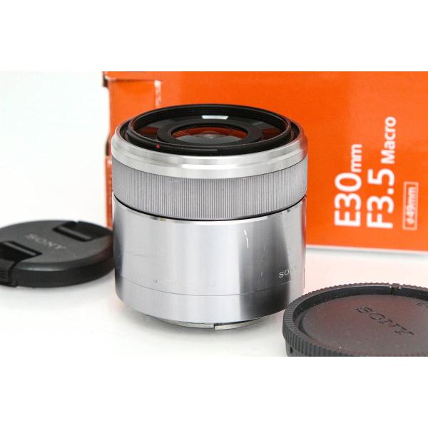 ■商品名ソニー SEL30M35■状態並品[外観]全体的に使用に伴うスレや傷があります。鏡胴やフォーカスリングにスレ、傷、汚れがあり、使用感大です。[光学]チリの混入と僅かな薄くもりがありますが、カビなどは無く実用的な状態です。[動作]基本...