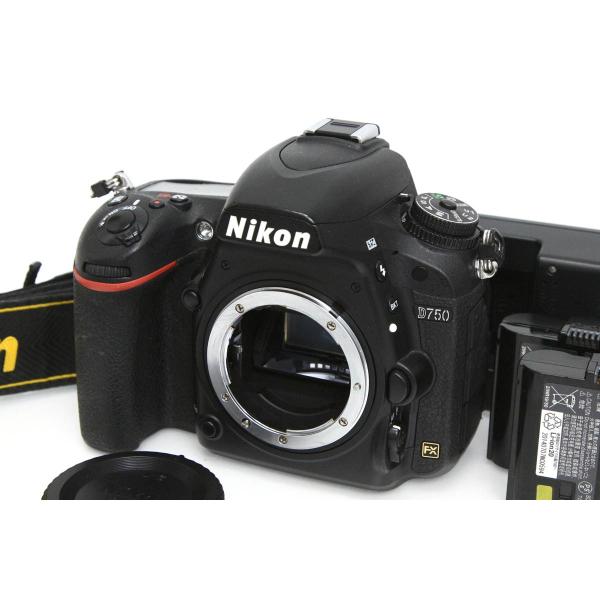■商品名ニコン D750 ボディ（純正予備バッテリー）■状態お買い得品日付等がリセットされる事があります。ショット数が多くなっております。[外観]全体的に使用に伴うスレや傷があります。[光学]ファインダーやイメージセンサーに異常は無くきれい...