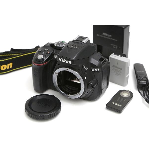 ■商品名ニコン D5300 ボディ（純正予備バッテリー/センサー清掃済）■状態良品[外観]概ねきれいな状態ですが、一部スレや傷があります。[光学]ファインダーやイメージセンサーに異常は無くきれいな状態です。[動作]基本動作に異常は無く動作良...