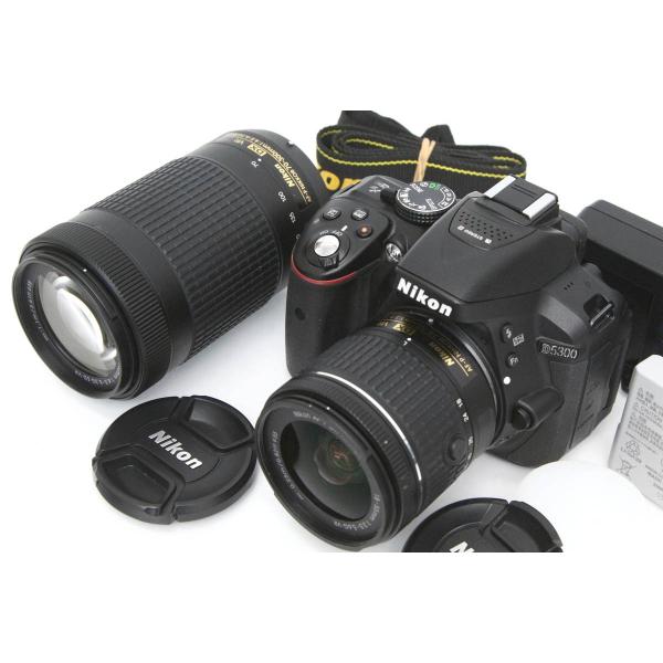 ■商品名ニコン D5300 AF-P ダブルズームキット ブラック（センサー清掃済）■状態良品[外観]概ねきれいな状態ですが、一部スレや傷があります。[光学]ファインダーやイメージセンサーに異常は無くきれいな状態です。レンズはチリの混入はあ...