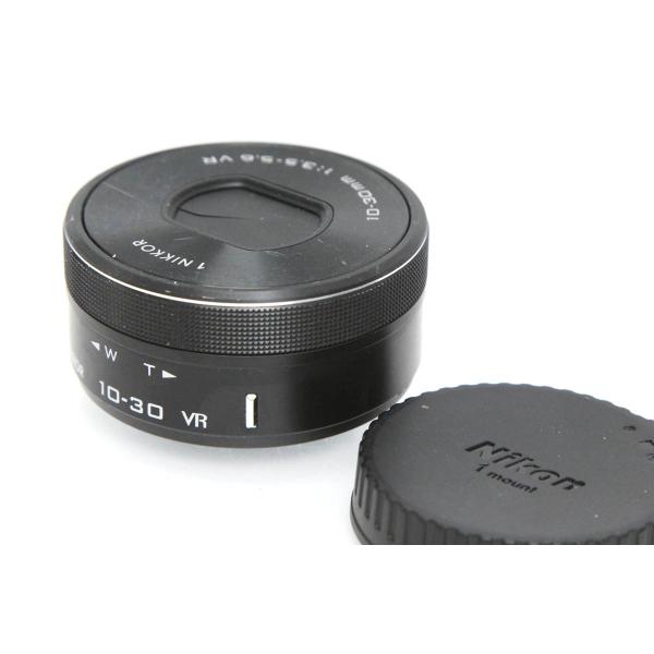 ■商品名ニコン 1 NIKKOR VR 10-30mm f/3.5-5.6 PD-ZOOM [ブラック]■状態並品[外観]全体的に使用に伴うスレや傷が多数あります。[光学]チリの混入と薄くもりがありますが、カビなどは無く実用的な状態です。[...