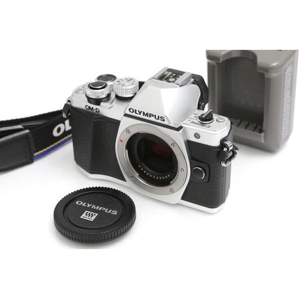 ■商品名オリンパス OM-D E-M10 Mark II ボディ [シルバー]（センサー清掃済み）■状態極美品[外観]目立つダメージや使用感など無くきれいな状態です。[光学]ファインダーやイメージセンサーに異常は無くきれいな状態です。[動作...