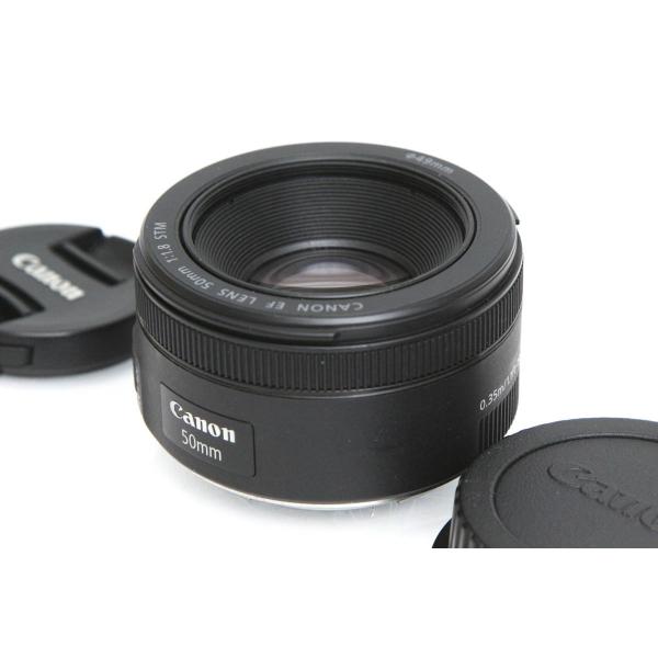 ■商品名キヤノン EF50mm F1.8 STM■状態良品[外観]概ねきれいな状態ですが、一部スレや傷があります。[光学]チリの混入はありますがくもりやカビなどは無く実用的な状態です。[動作]基本動作に異常は無く動作良好です。スタッフコメン...