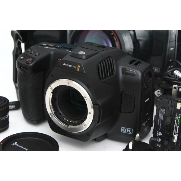 ■商品名ブラックマジックデザイン Blackmagic Pocket Cinema Camera 6K Pro■状態お買い得品カードスロットカバー、マイク端子カバー欠損のため。[外観]目立つ傷や使用感はなく外観状態は良好です。カードスロット...