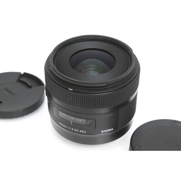 ■商品名シグマ 30mm F1.4 DC HSM キヤノン用■状態良品[外観]概ねきれいな状態ですが、一部スレや傷があります。[光学]チリの混入はありますがくもりやカビなどは無く実用的な状態です。[動作]基本動作に異常は無く動作良好です。ス...