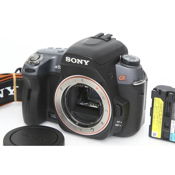 ■商品名ソニー α550 DSLR-A550 ボディ（センサー清掃済み）■状態良品[外観]概ねきれいな状態ですが、一部スレや傷があります。液晶保護フィルムにスレ傷がありますが、気になる方は?がして使用ください。液晶画面左側に少し黄変がありま...