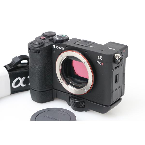 ■商品名ソニー α7CR ILCE-7CR ボディ [ブラック] （センサー清掃済み）■状態美品[外観]わずかなスレや小傷はありますが、中古品としてきれいな状態です。[光学]ファインダーやイメージセンサーに異常は無くきれいな状態です。[動作...