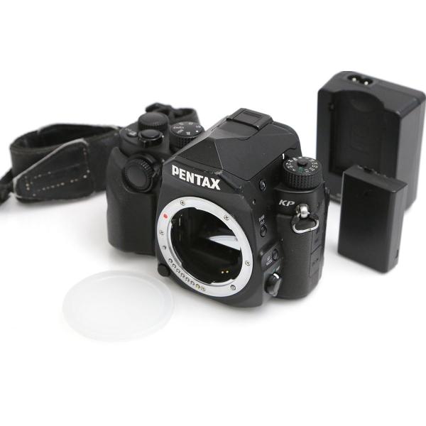 ■商品名ペンタックス PENTAX KP ボディ [ブラック]（純正予備バッテリー付属）■状態ジャンク品ショット数が過多の為[外観]状態は商品写真よりご確認ください。[光学]ファインダーやイメージセンサーに異常は無くきれいな状態です。[動作...