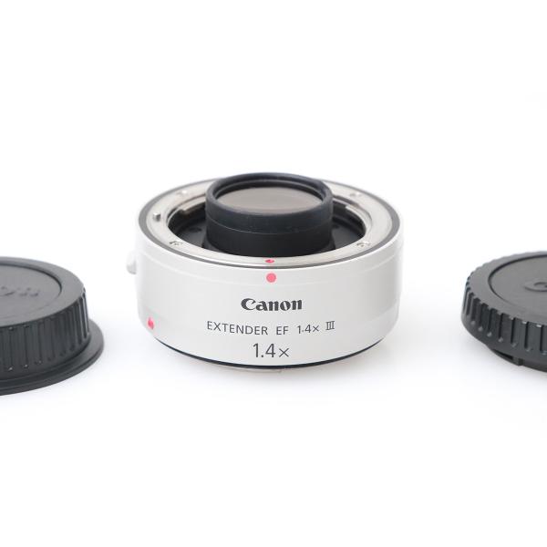 ■商品名キヤノン EXTENDER EF1.4X III (3型) エクステンダー■状態並品[外観]全体的に使用に伴うスレや傷があります。スソゴム切れが、あります。[光学]チリの混入はありますがくもりやカビなどは無く実用的な状態です。[動作...
