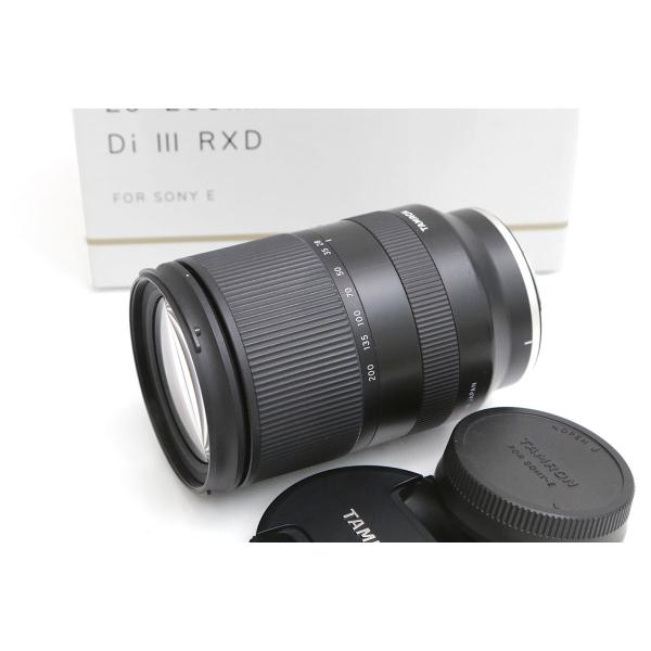 ■商品名タムロン 28-200mm F/2.8-5.6 Di III RXD (Model A071)■状態並品[外観]全体的に使用に伴うスレや傷があります。フォーカスリングのゴムに多少伸び・浮きがあります。化粧品臭付着しています。[光学]...