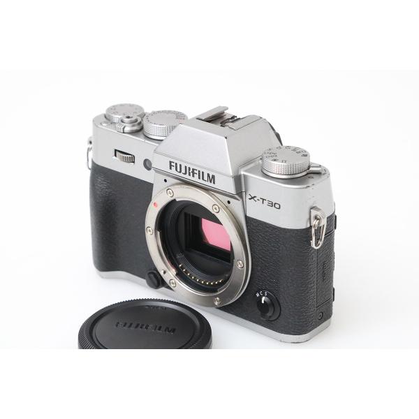 ■商品名富士フイルム FUJIFILM X-T30 ボディ [シルバー]■状態お買い得品使用感が高く、スレ・キズがあります。[外観]全体的に使用に伴うスレや傷があります。[光学]イメージセンサーに異常は無くきれいな状態です。[動作]基本動作...