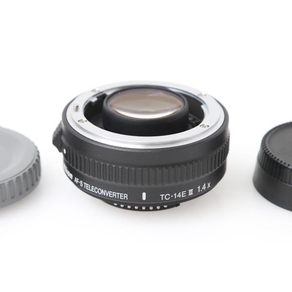 ■商品名ニコン AF-S TELECONVERTER TC-14E III■状態美品[外観]わずかなスレや小傷はありますが、中古品としてきれいな状態です。[光学]わずかな微細チリのみでくもりやカビなど無くきれいな状態です。[動作]基本動作に...