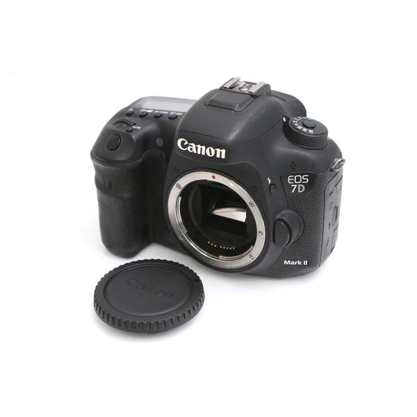 ■商品名キヤノン EOS 7D Mark II ボディ（センサー清掃済み）■状態並品[外観]全体的に使用に伴うスレや傷があります。[光学]ファインダーやイメージセンサーに異常は無くきれいな状態です。[動作]基本動作に異常は無く動作良好です。...