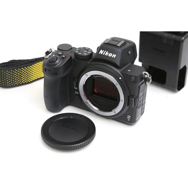 ■商品名ニコン Z 5 ボディ（センサー清掃済み） ■状態美品[外観]わずかなスレや小傷はありますが、中古品としてきれいな状態です。 [光学]ファインダーやイメージセンサーに異常は無くきれいな状態です。 [動作]基本動作に異常は無く動作良好...