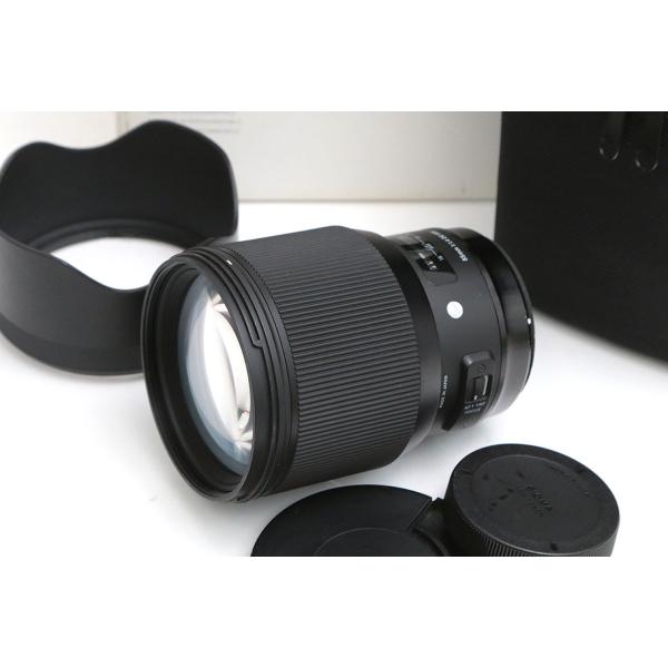 ■商品名シグマ 85mm F1.4 DG HSM [キヤノン用]■状態並品[外観]全体的に使用に伴うスレや傷があります。使用感有り。フード及び前後キャップにスレがあります。[光学]チリの混入はありますがくもりやカビなどは無く実用的な状態です...