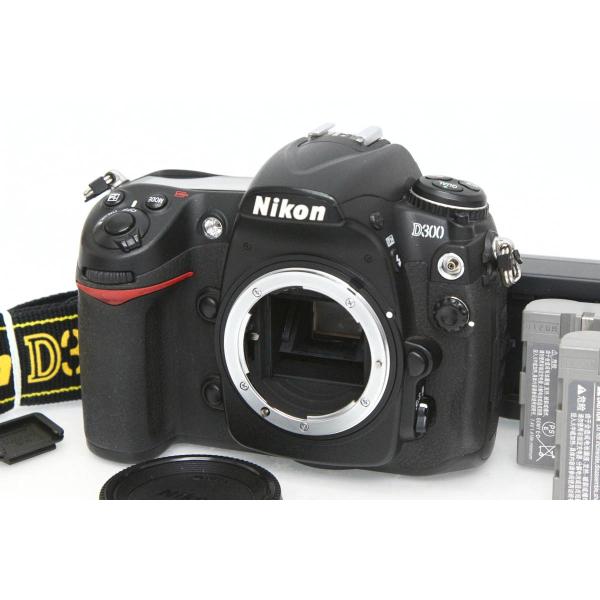 ■商品名ニコン D300 ボディ（純正予備バッテリー付き・センサー清掃済み）■状態良品[外観]概ねきれいな状態ですが、一部スレや傷があります。[光学]ファインダーやイメージセンサーに異常は無くきれいな状態です。[動作]基本動作に異常は無く動...