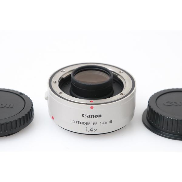 ■商品名キヤノン EXTENDER EF1.4X III■状態良品[外観]概ねきれいな状態ですが、一部スレや傷があります。[光学]チリの混入はありますがくもりやカビなどは無く実用的な状態です。[動作]基本動作に異常は無く動作良好です。スタッ...