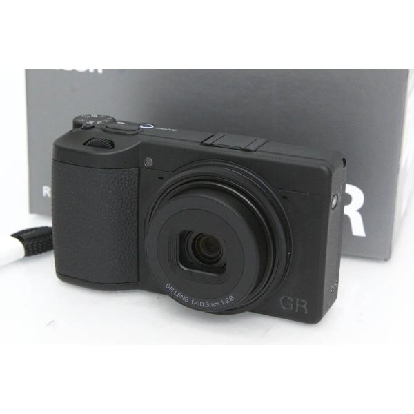 ■商品名リコー RICOH GR IV Monochrome ■状態美品動作良好で、多少のスレ等使用感はありますが状態の良い中古品です。 ■付属品バッテリー：1個USBケーブル元箱※付属品について上記、主要な付属品を記載しております。画像に...